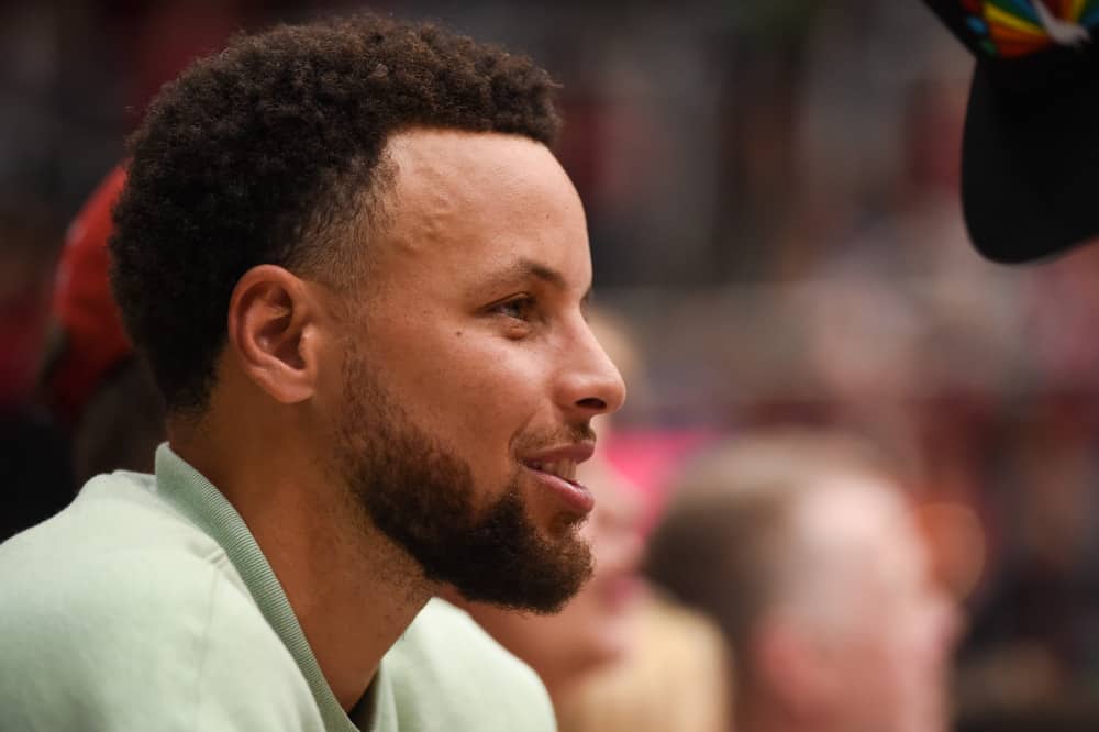 Stephen Curry Reacts To Nate Robinson Knockout