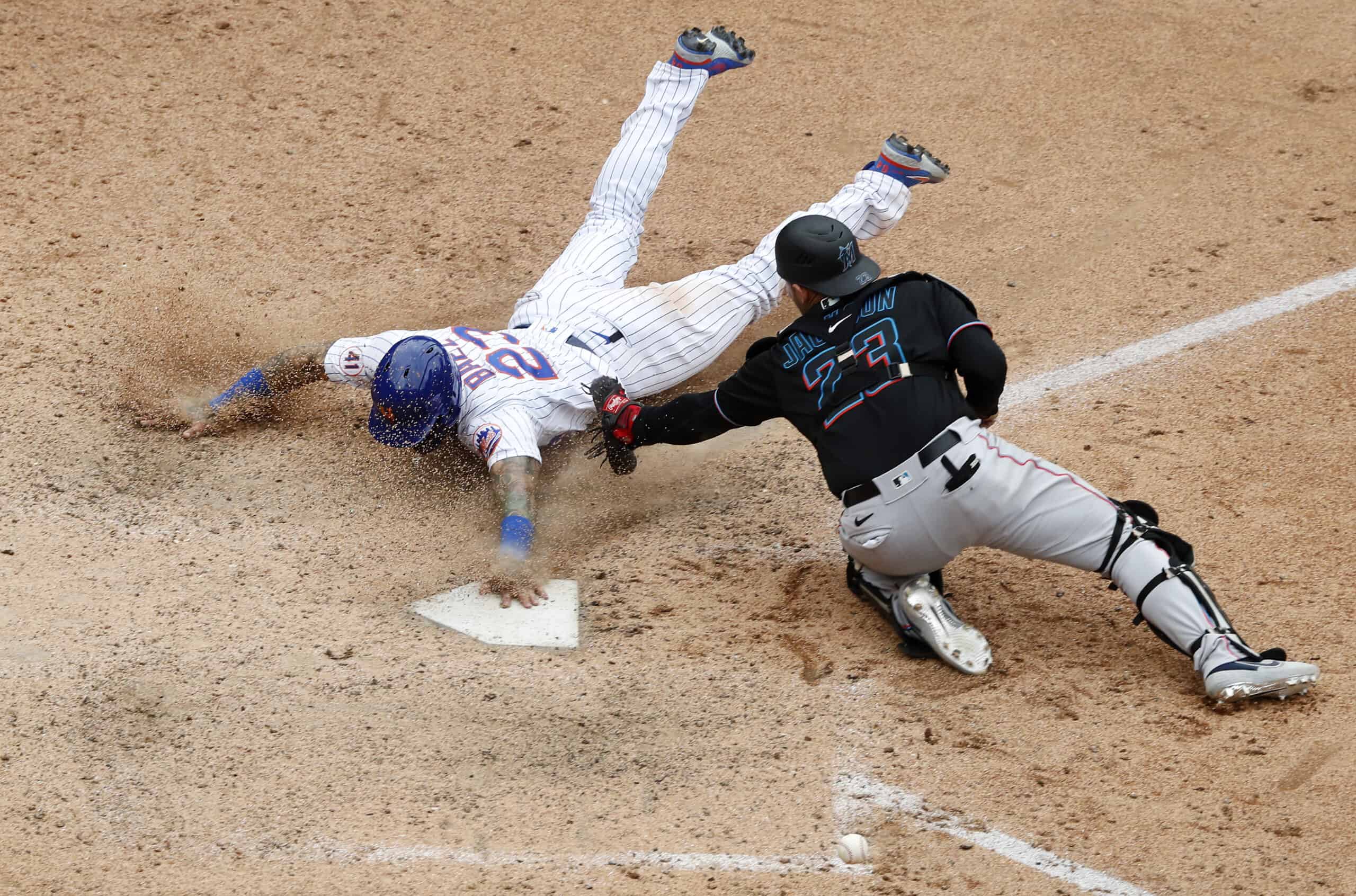 Javy Baez And Mets Fans Seem To Move Past Thumbs Down Drama