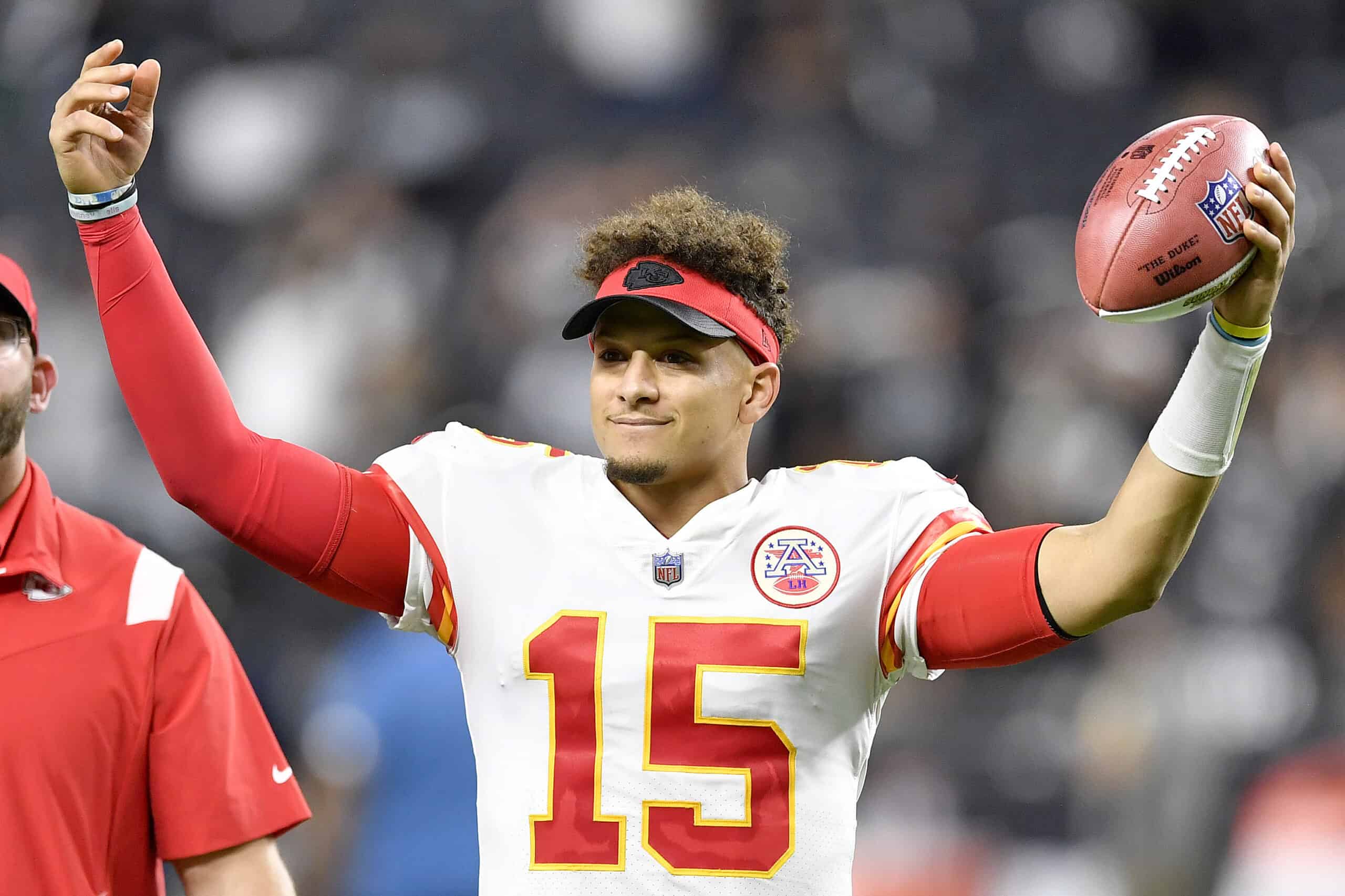 Patrick Mahomes Shows Off His Power In Workout Video