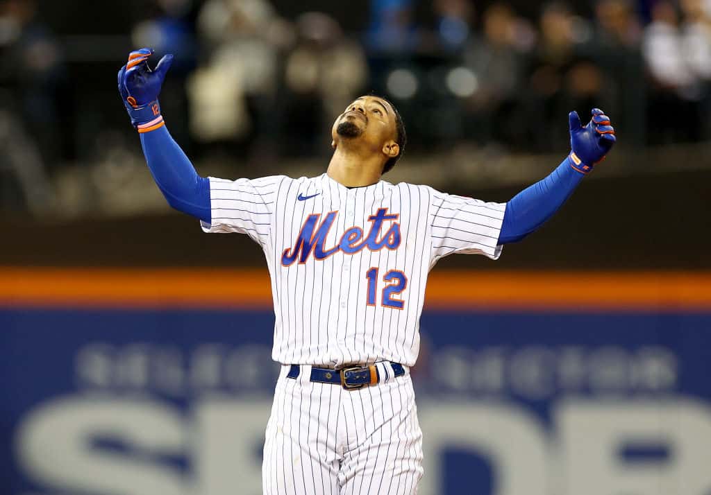 The Mets Show Off Their Slick Postseason Uniforms