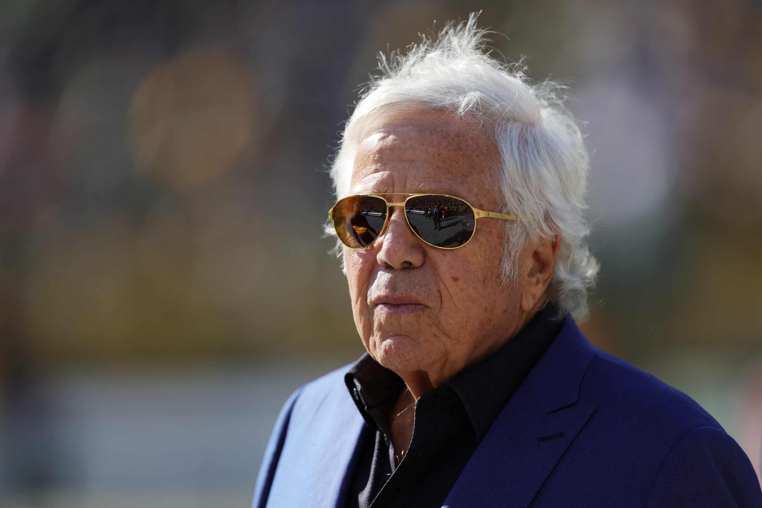 CBS Announcer Has A Message For Patriots Owner