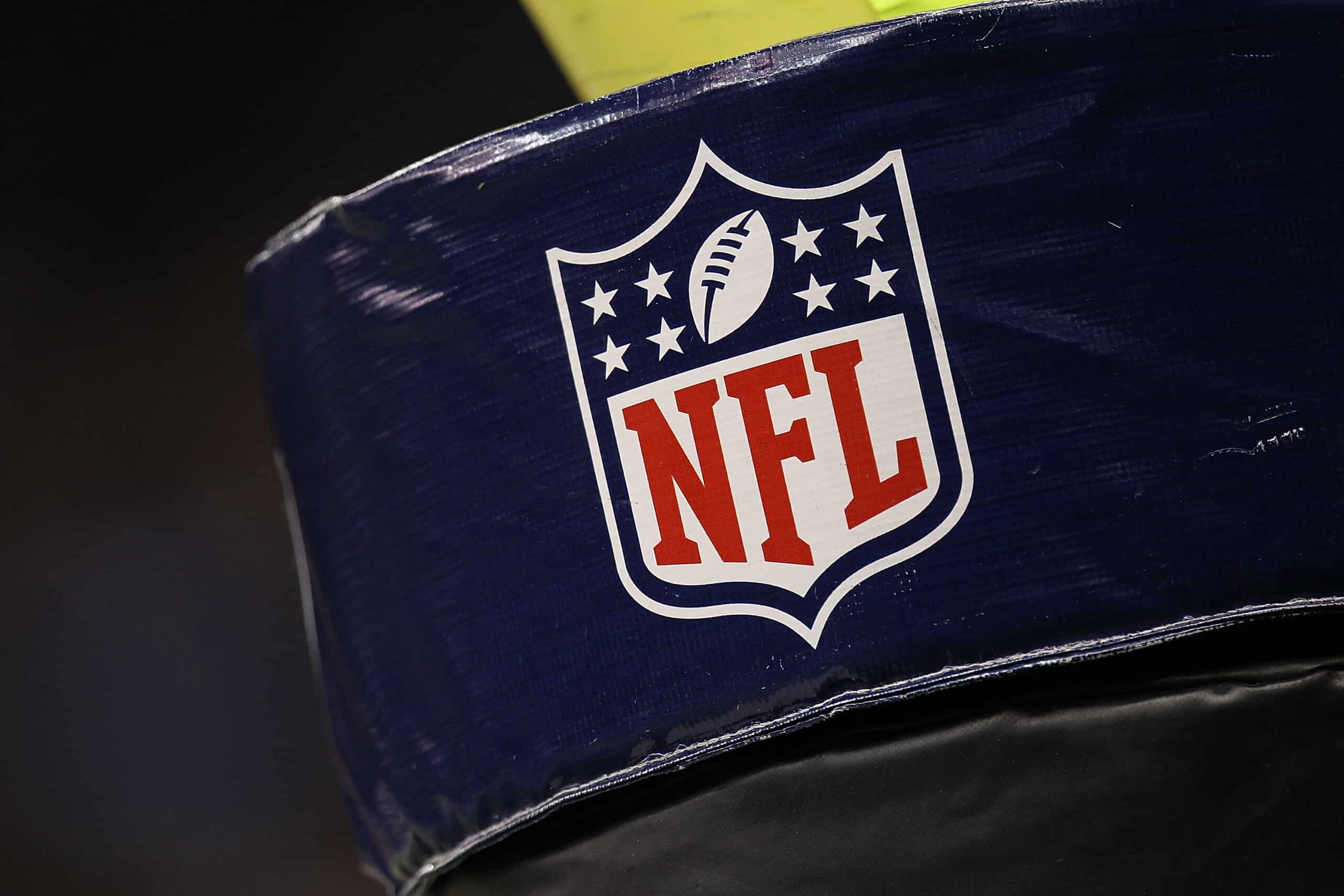 NFL Fans Are Remembering Steve McNair Today