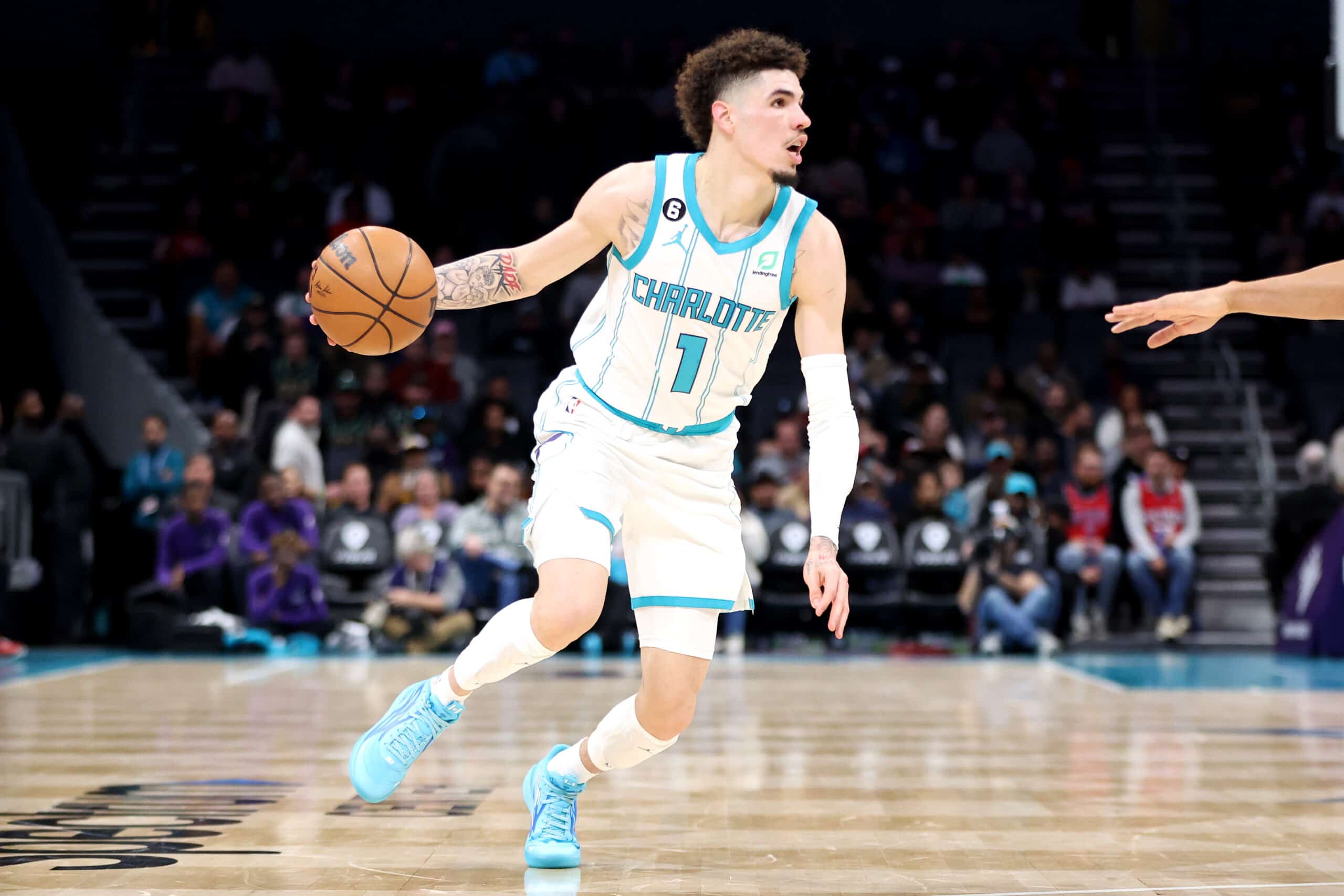 Hornets Announcer Had Hilarious Moment In Game