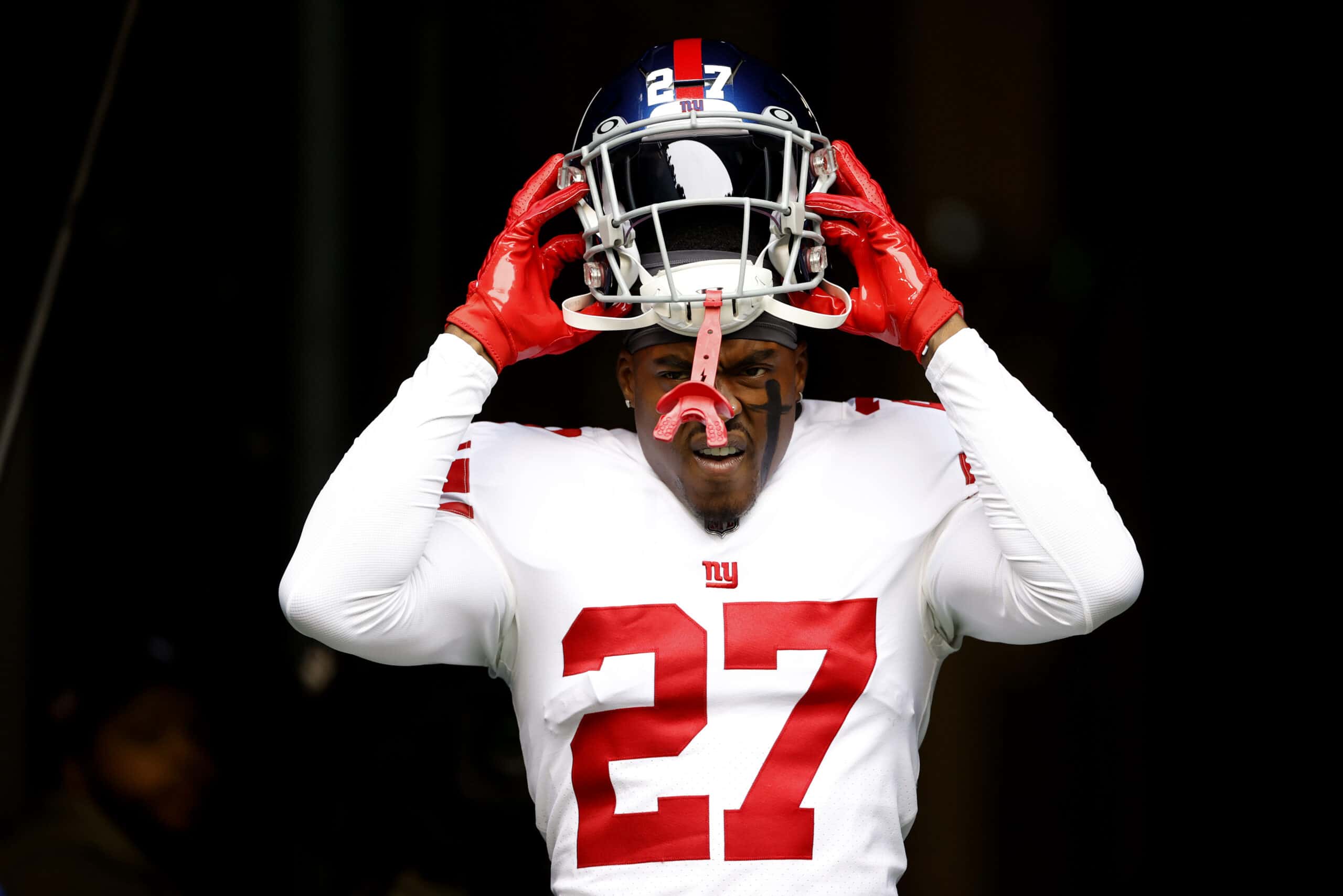 Fans React To Wild One-Handed Interception At Giants Practice