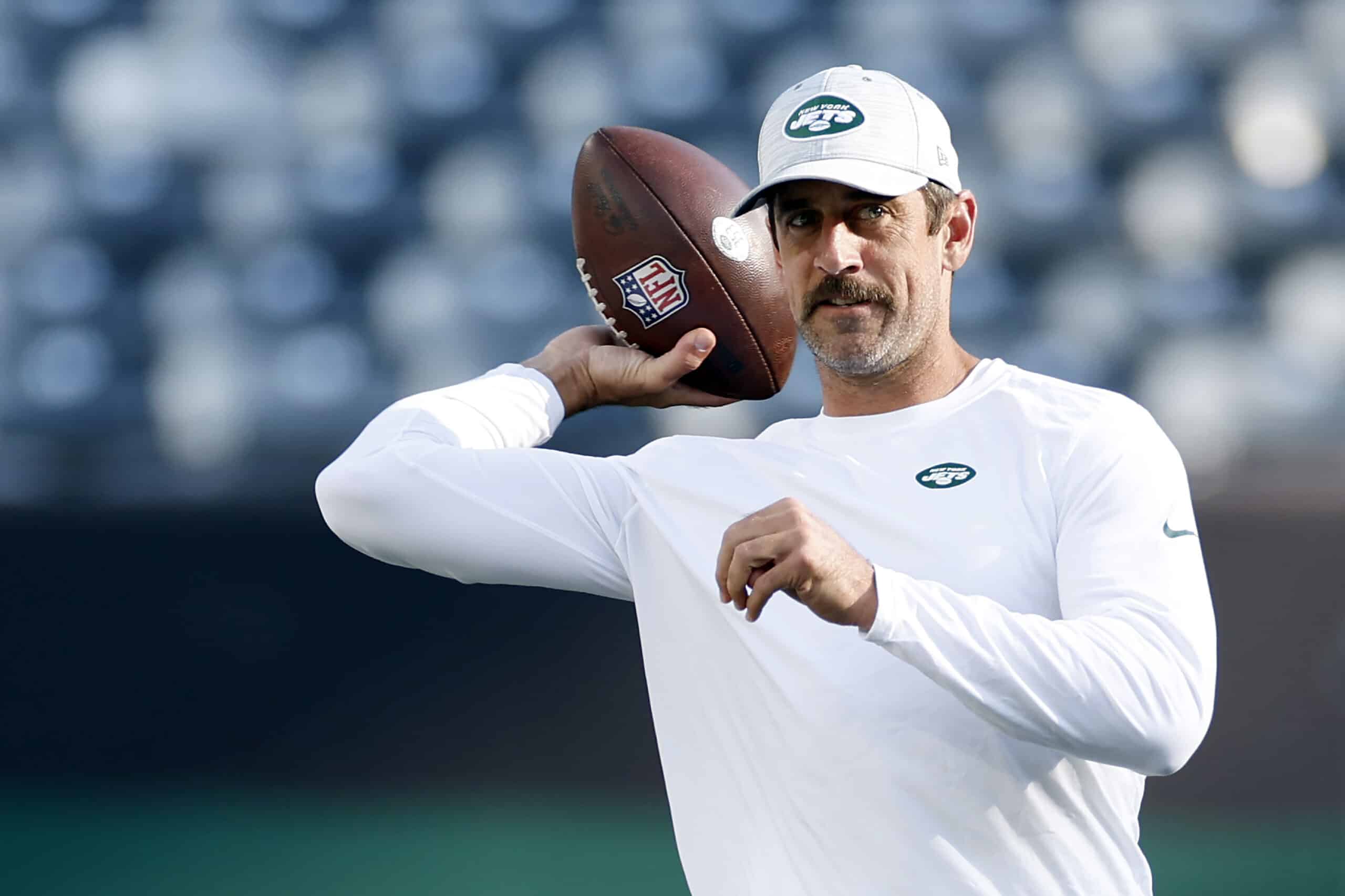 Graphic Shows How Aaron Rodgers Can Pass Several Legends This Season