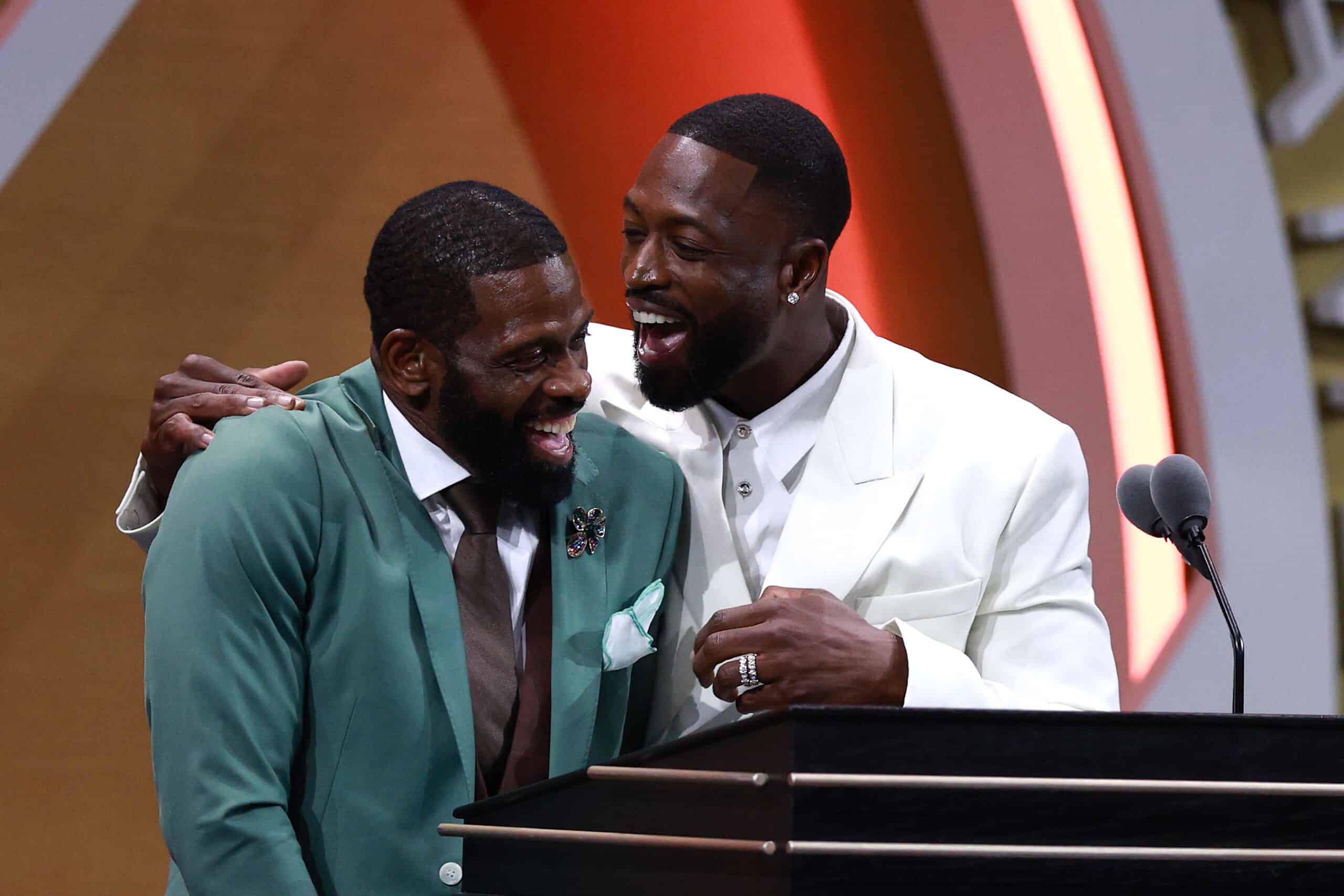 LeBron James Reacts To Dwyane Wade's Special Moment With His Father