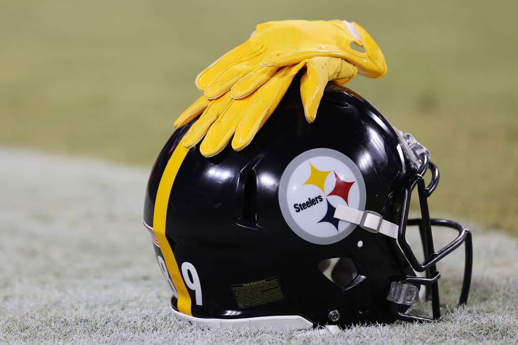 Steelers Sign Wide Receiver