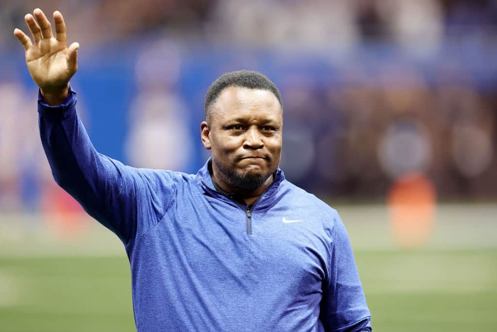 Barry Sanders Announces He Suffered Health Scare