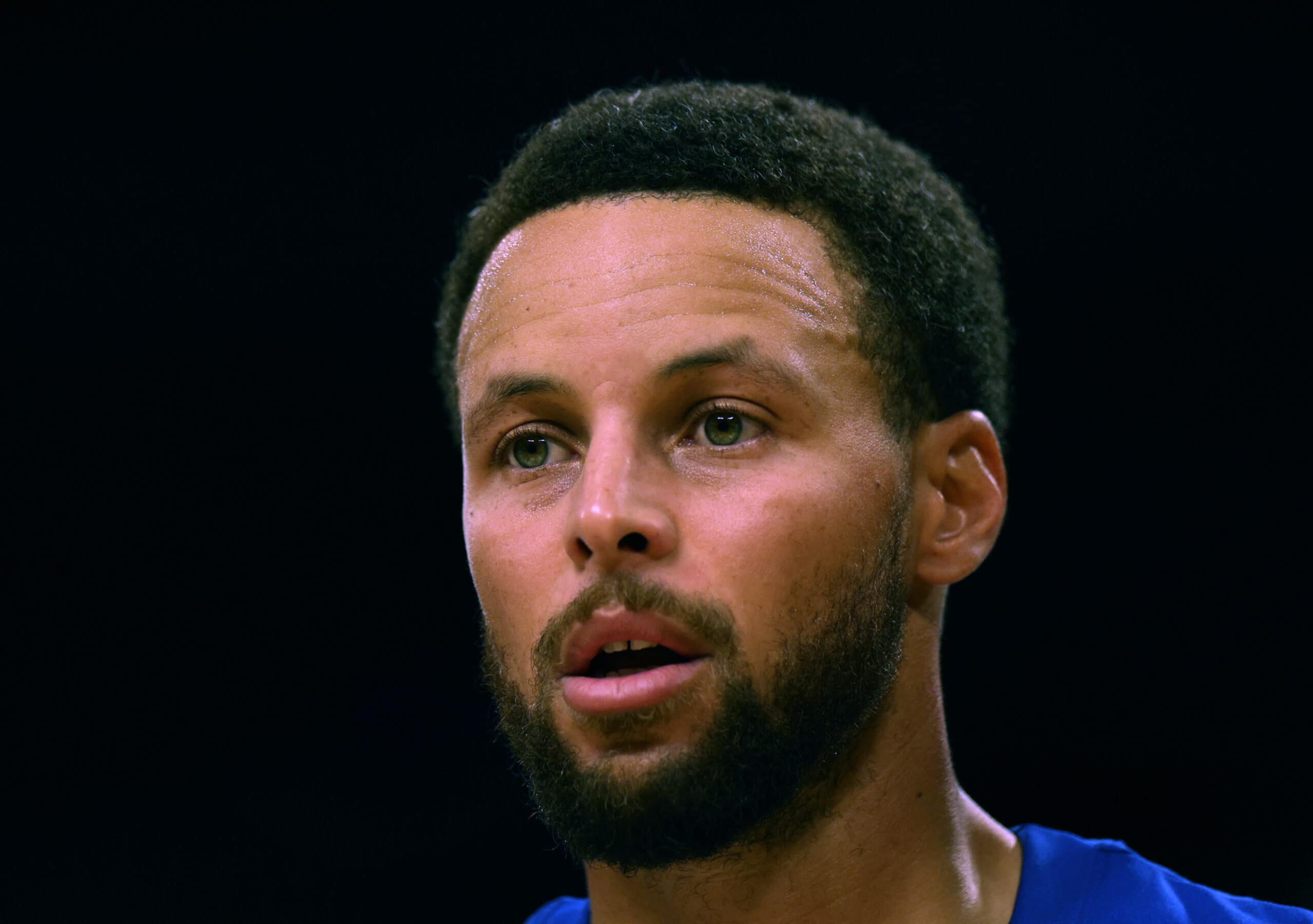 Steph Curry Shared A Moment With Young Thunder Player After The Game