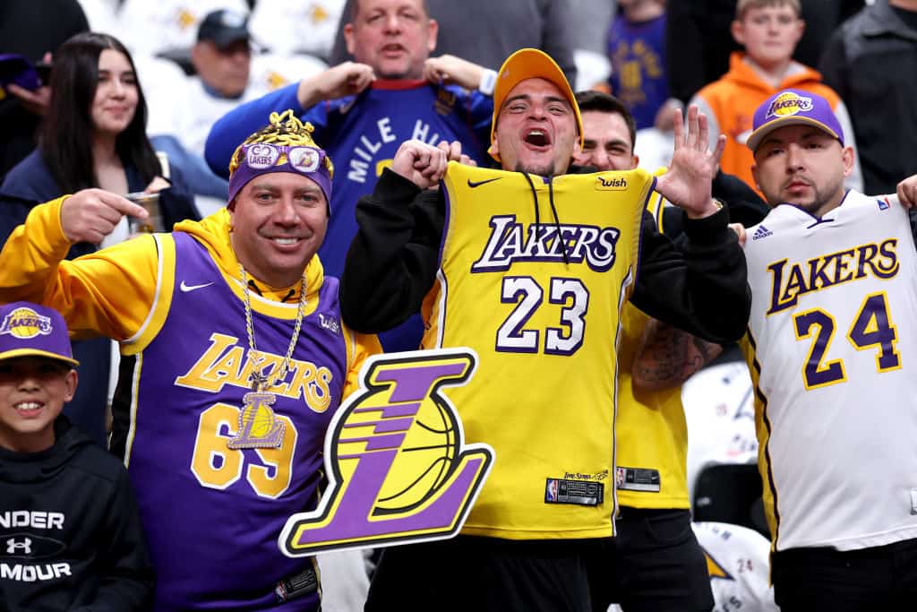 Charles Barkley Has A Harsh Message For Lakers, Warriors Fans