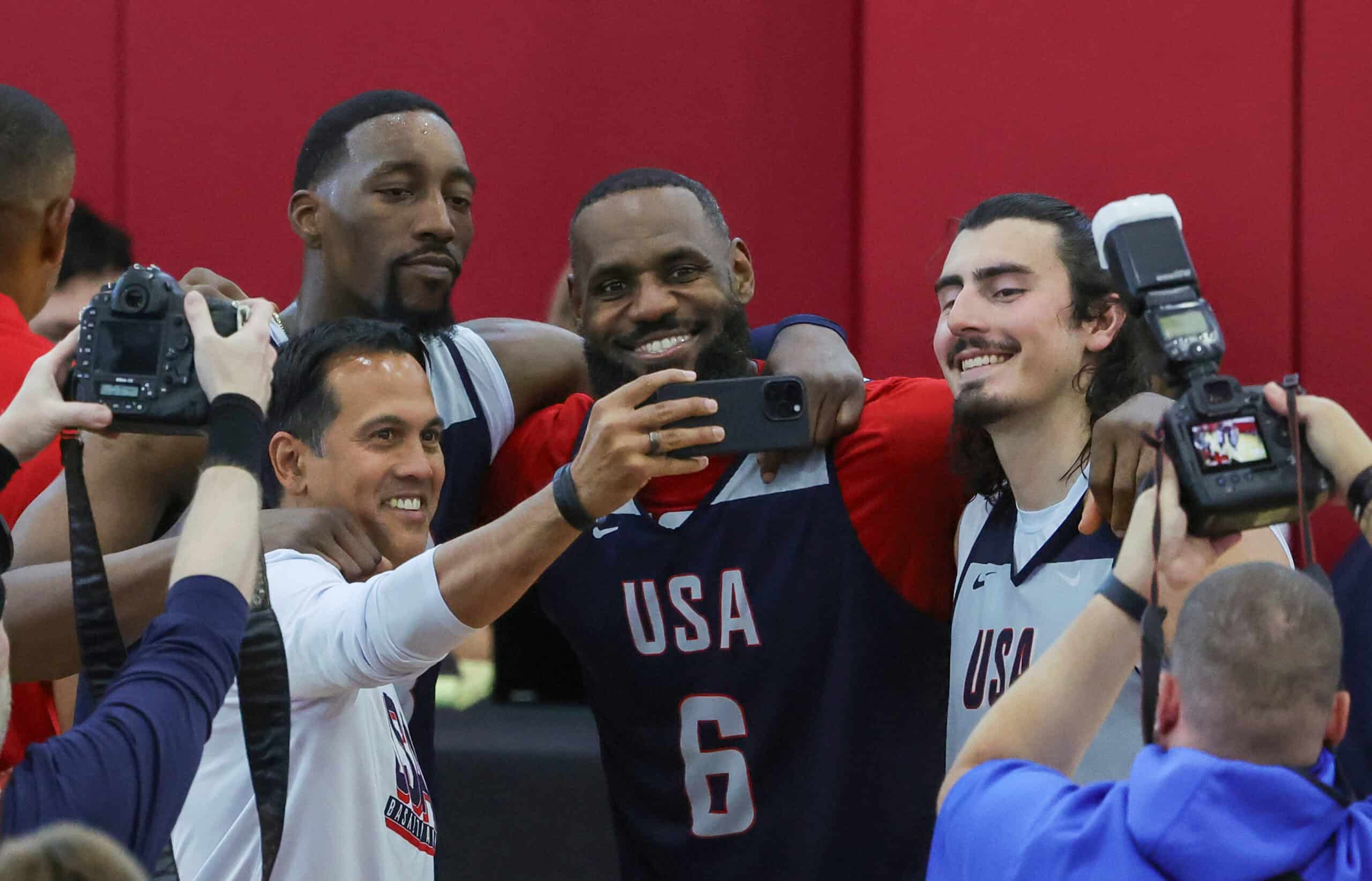 Video Shows Lebron James Putting On Mini Dunk Contest On Team USA Camp