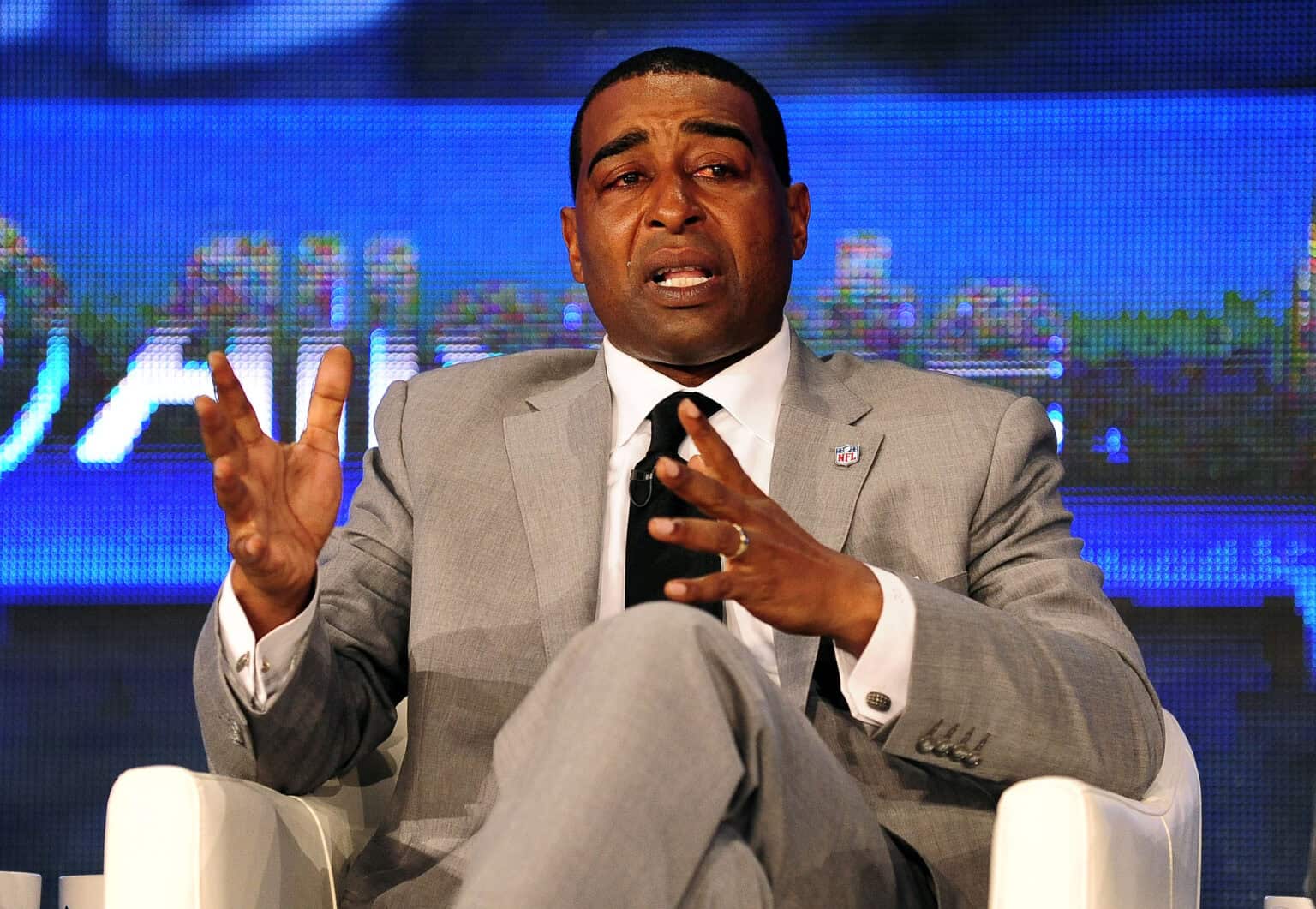 Cris Carter Has A Strong Belief On What Vikings Should Do At QB