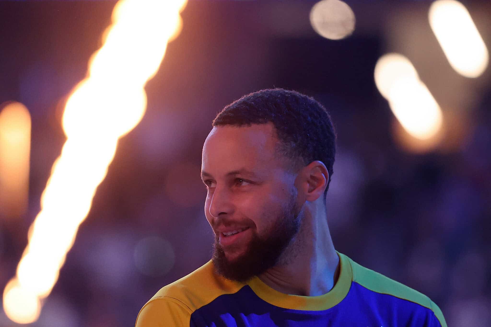 Steph Curry Is Going Viral After Wild Trick Shot