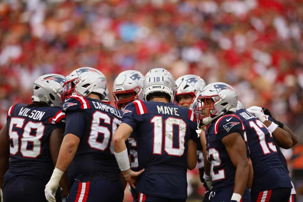 Young Patriots OL Uses 1 Word To Describe His Rookie Season