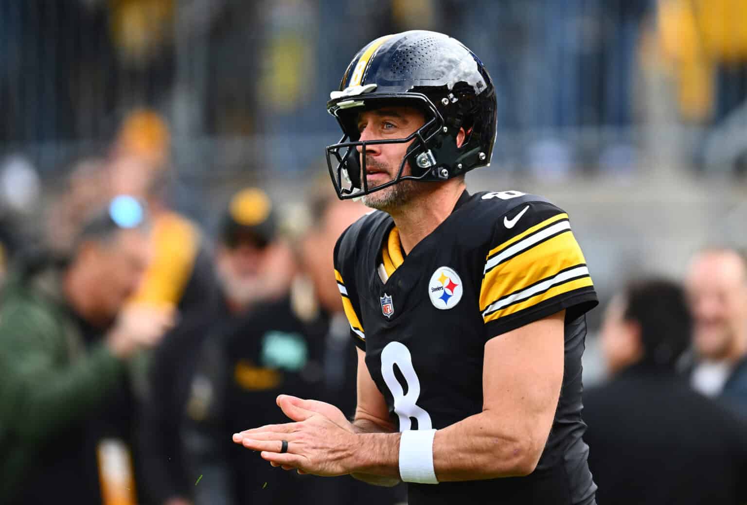 Aaron Rodgers Reportedly Dealing With Injury In Sunday's Start